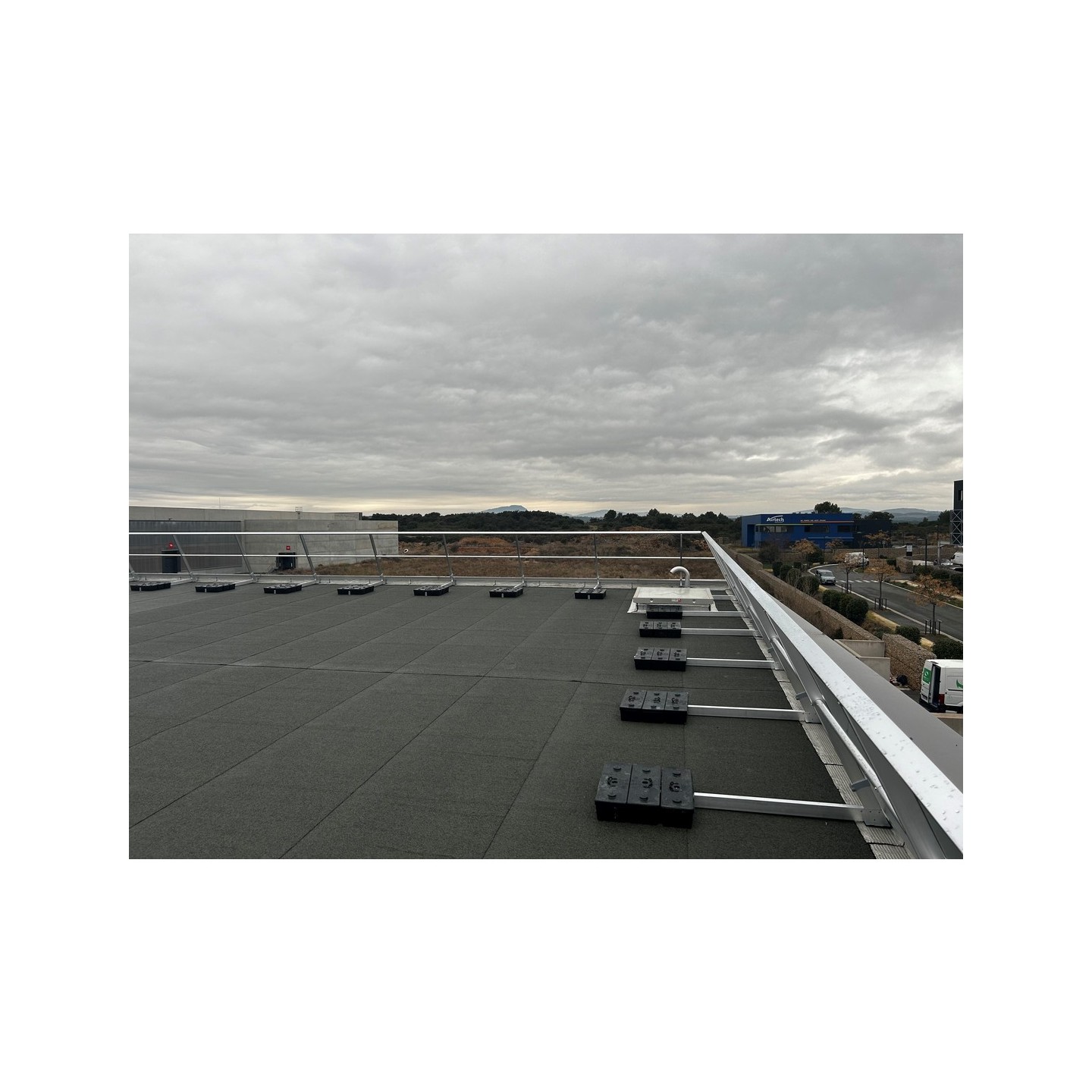 Garde-corps autoportant incliné FASTGUARD | L'Echelle Européenne